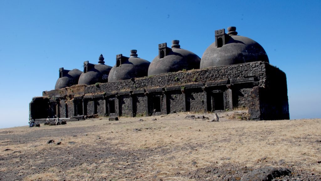 Basalt Paradise - Resort near Pavagadh